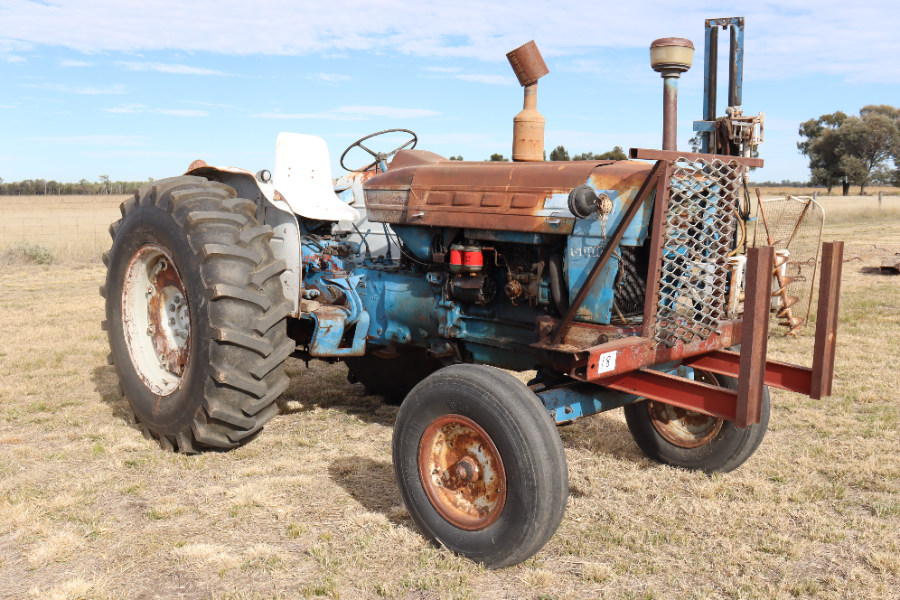 Lot 18 - Ford 5000 tractor, 3PL & PTO | AuctionsPlus