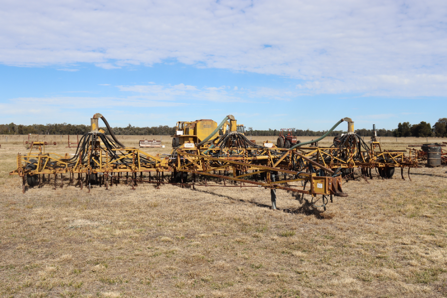 Lot 47 - Gyral T220 40ft cultivator c/w Gyral SR seeder, 2 x 1 tonne ...