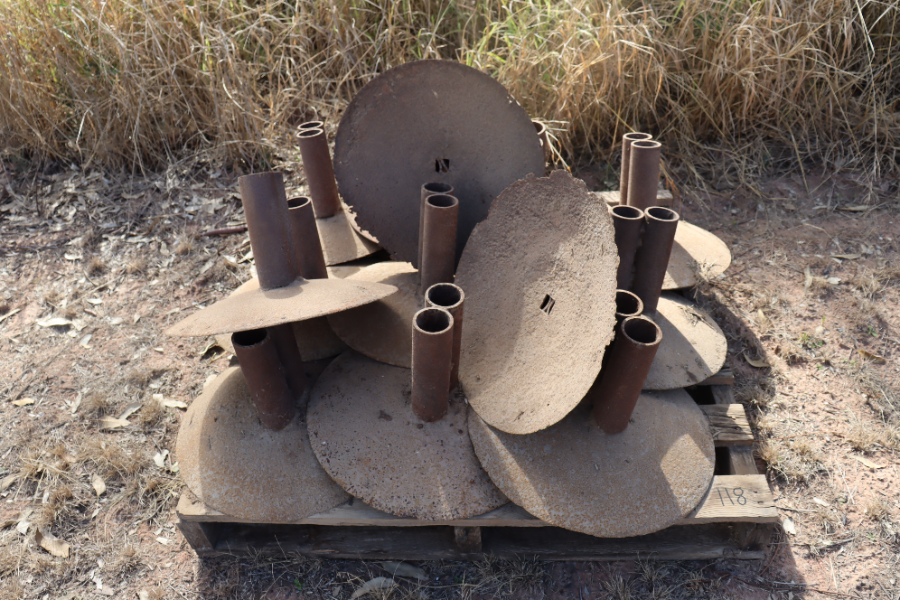 Lot 118 - Temporary fence stands | AuctionsPlus