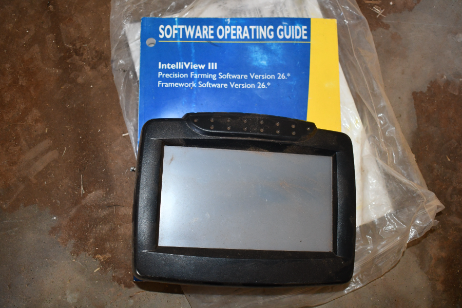 Lot 125 - New Holland IntelliView III screen | AuctionsPlus