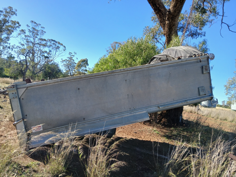 Lot 4 - ALUMINIUM TIPPING BODY 14' | AuctionsPlus