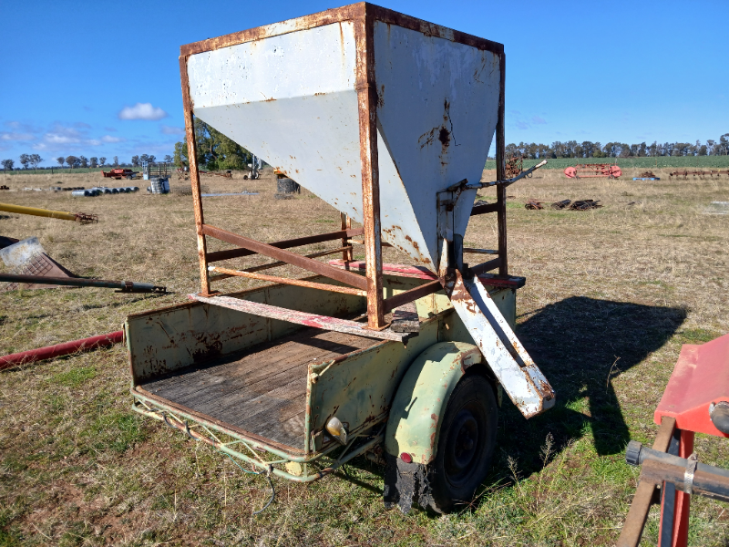 Lot 85 - SHEEP FEEDOUT BIN | AuctionsPlus
