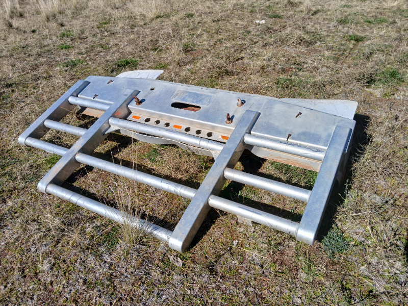 Lot 102 - WESTERN STAR BULLBAR FX4800 | AuctionsPlus