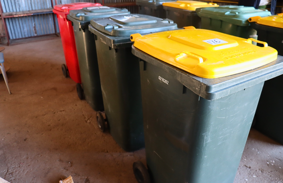 Lot 176 - 4 x Sulo rubbish bins | AuctionsPlus