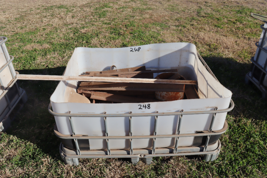 Lot 248 - Pallet scrap angle iron | AuctionsPlus