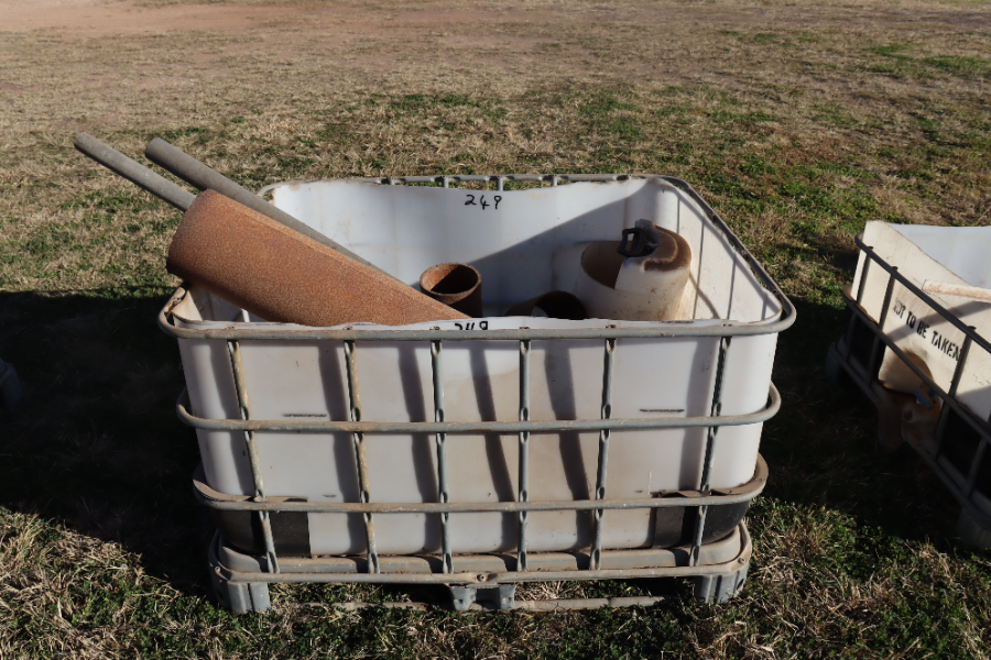 Lot 249 - Pallet scrap pipe | AuctionsPlus