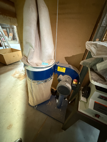 Lot 7 - Carba-tec Dust extractor | AuctionsPlus