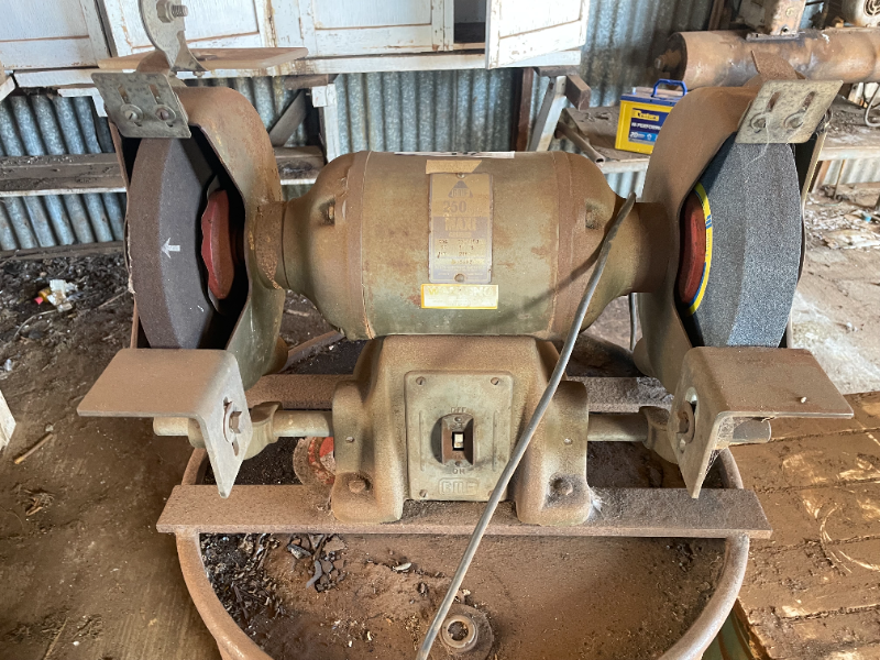 Lot 46 - GMF 250 mm Double end grinder mounted to 44 gallon drum ...