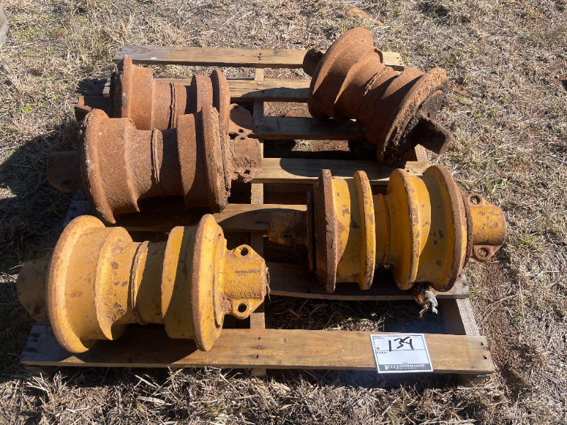 Lot 139 - 5 x used track rollers. | AuctionsPlus