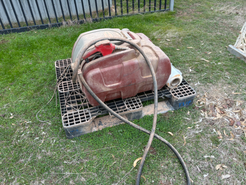 Lot 451 - DIESEL UTE TANK | AuctionsPlus