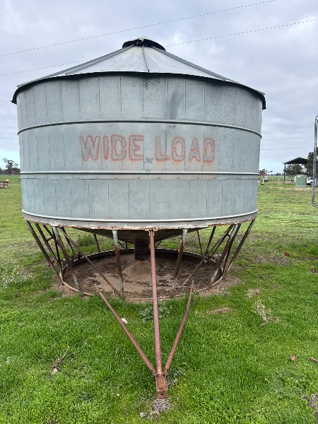 Lot 74 - Nelson Field Bin #2 | AuctionsPlus