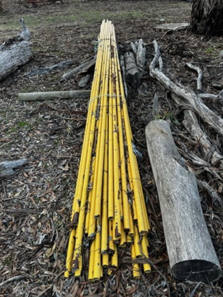 Lot 94 - Steel Pipe 40mm OD. Approximately 48 lengths at 5.7m long ...