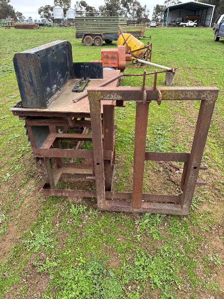 Lot 79 - Saw Bench & Swing Saws | AuctionsPlus