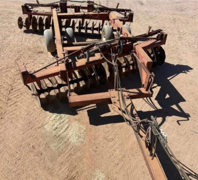 Lot 193 - International Offset Discs - HEAVY DUTY | AuctionsPlus