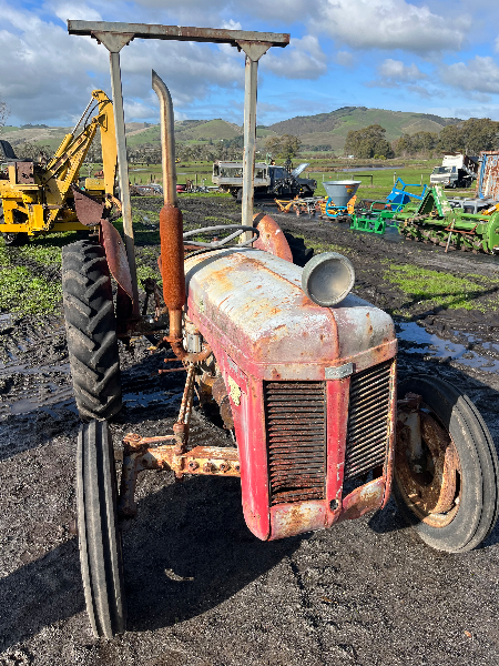 Lot 91 - Grey Fergie | AuctionsPlus