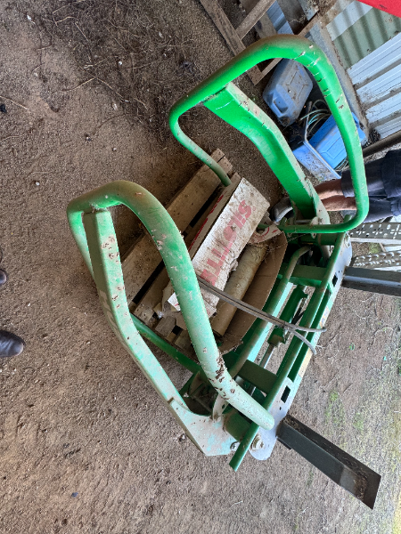 Lot 28 - Hustler Soft Hand Silage Grab | AuctionsPlus