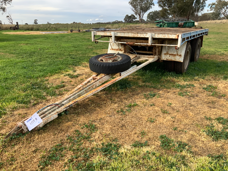 Lot 8 - Pig Trailer | AuctionsPlus