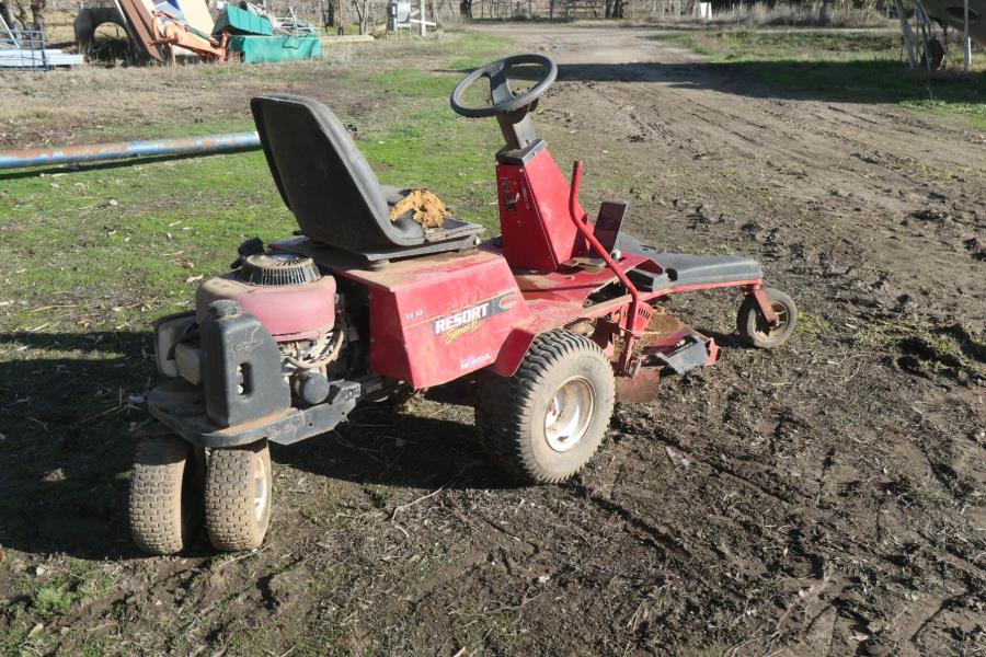 Lot 26 - AMC ride on mower | AuctionsPlus