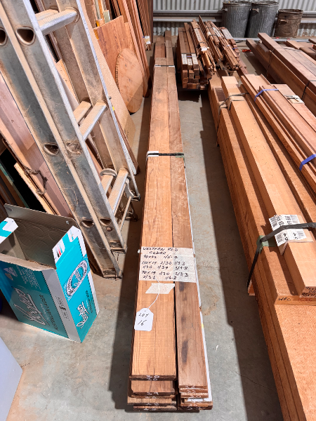 Lot 16 - Western Red Cedar. | AuctionsPlus