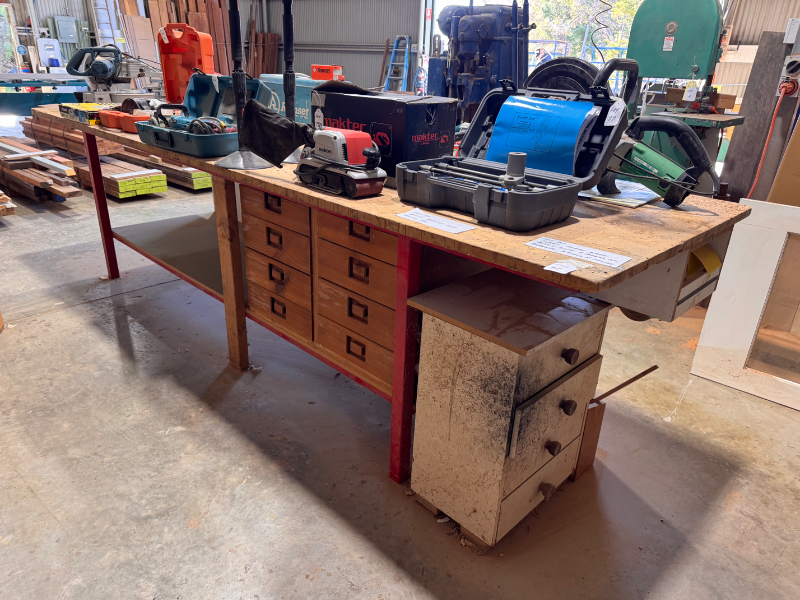 Lot 82 - Steel Framework Bench. | AuctionsPlus