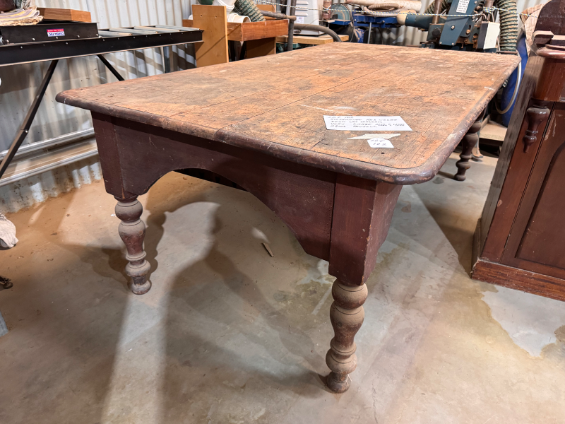 Lot 102 - Australian Red Cedar Desk. | AuctionsPlus