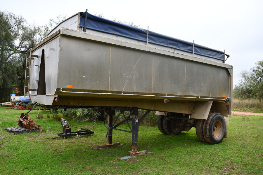 Lot 8 - 20ft single axle tipper trailer | AuctionsPlus