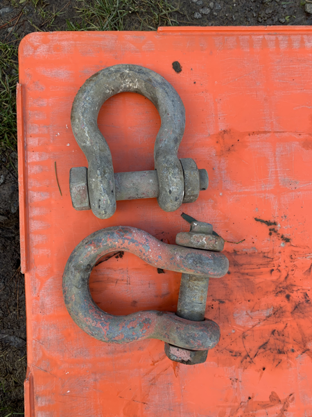 Lot 121 - 12t Shackles | AuctionsPlus
