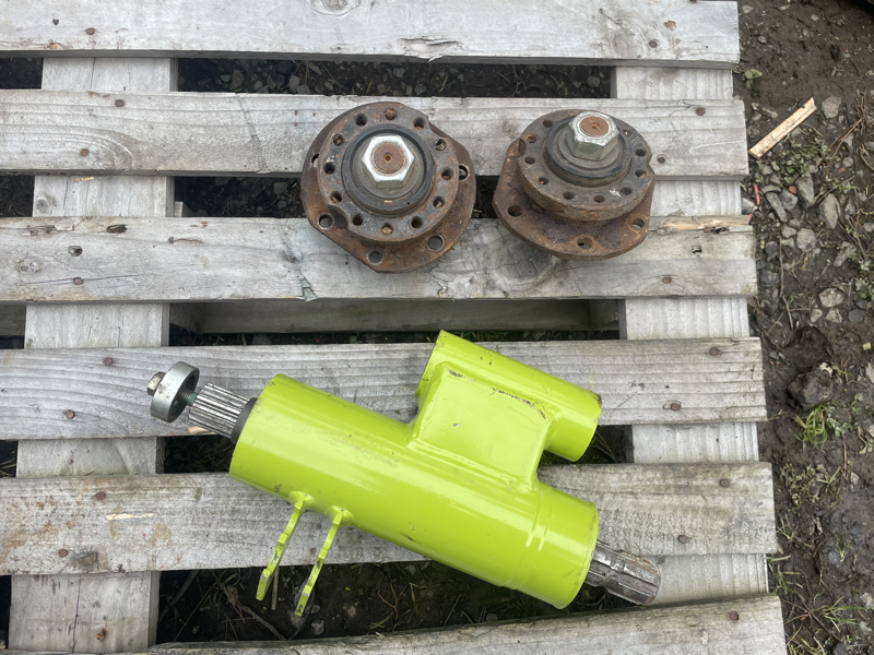 Lot 134 - Claas Belt Mower Parts | AuctionsPlus