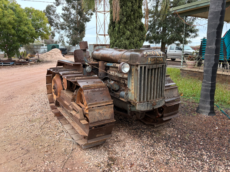 03 - Fordson Major Crawler | AuctionsPlus