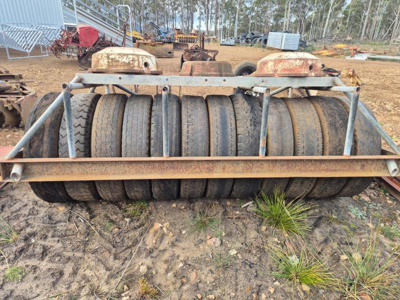 Lot 131 - 3m Multi Tyre Farm Roller w/ Weights | AuctionsPlus