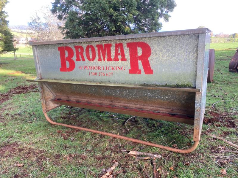 Lot 89 - Bromar Stock Feeder | AuctionsPlus