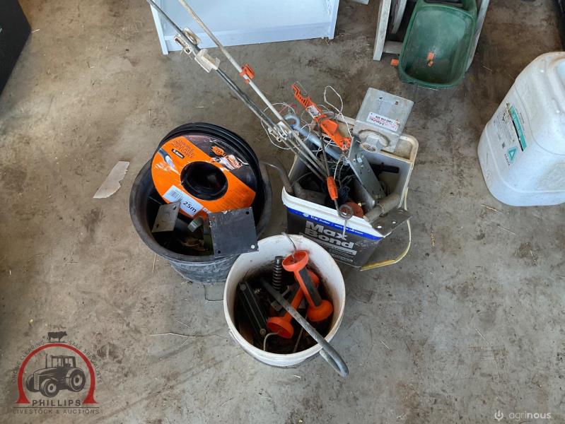 Lot 31 - Assorted Electric Fencing Items Etc | AuctionsPlus
