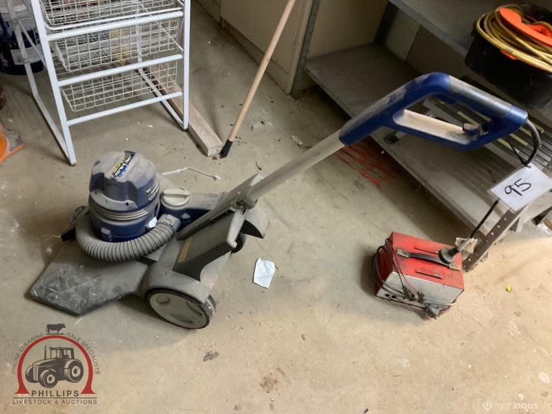 Lot 95 - VICTA Electric Vac & Blow | AuctionsPlus