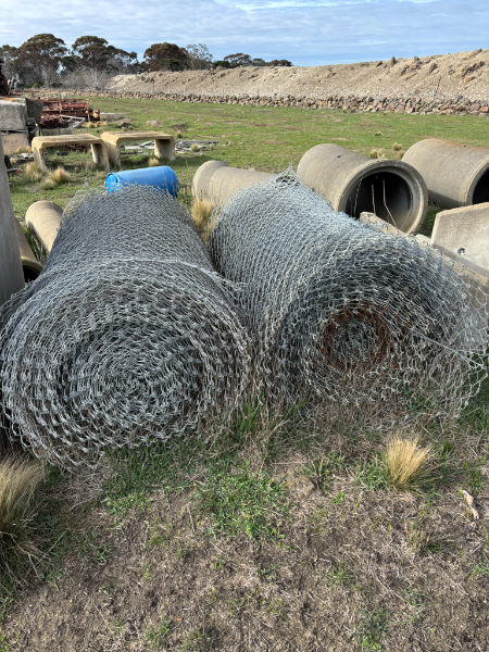 Lot 101 - Cyclone fencing rolls | AuctionsPlus