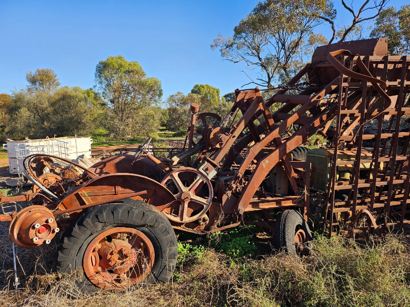 Lot 70 - #70. Fordson Major Loader (No Head) | AuctionsPlus