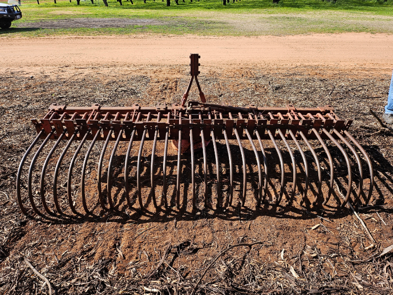 Lot 179 - #179. Stick Rake | AuctionsPlus
