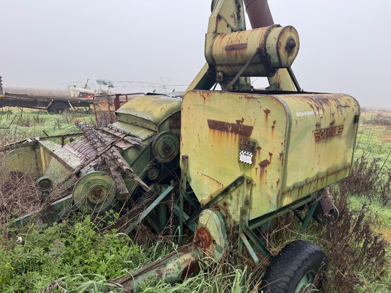 Lot 96 - Oliver Header | AuctionsPlus