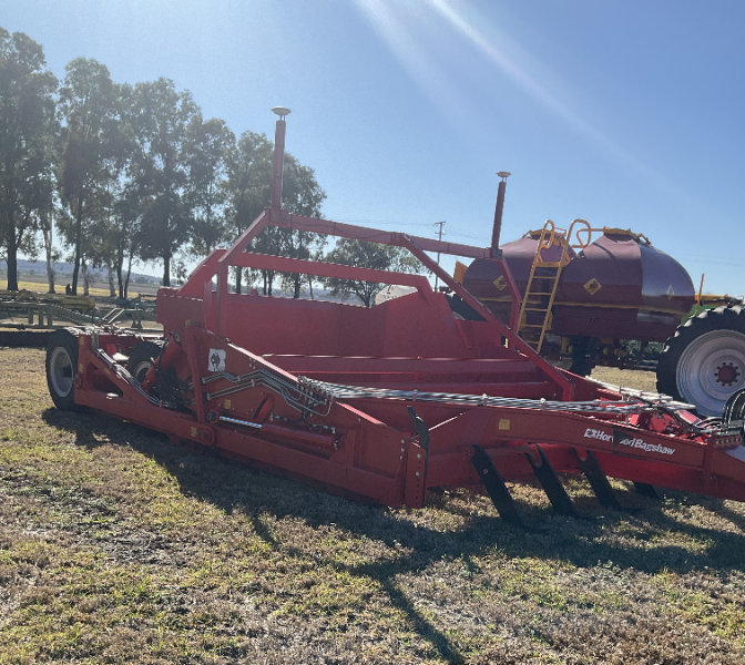 Lot 271 - Horwood Bagshaw Levelling Bucket | AuctionsPlus