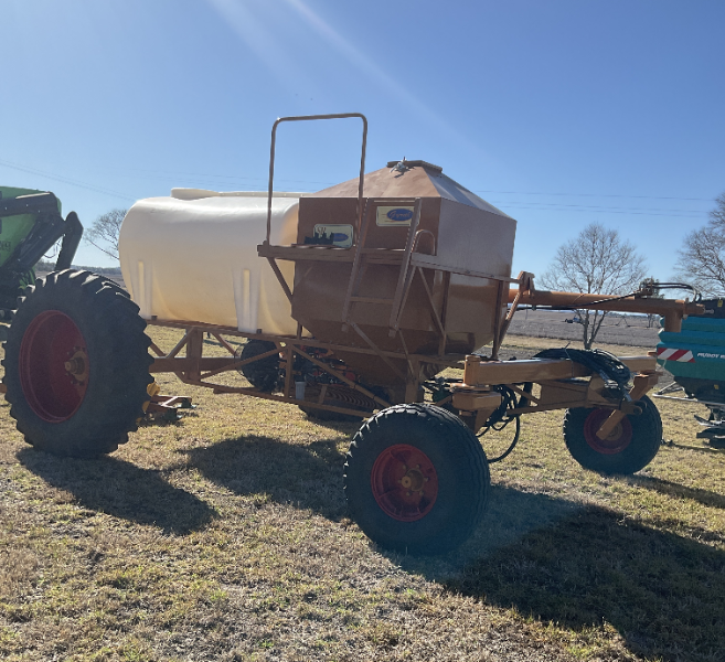 Lot 275 - Gyral (modified) Trailing SR Bin Folding hyd auger | AuctionsPlus