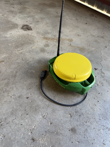 Lot 319 - John Deere Starfire 7000RTK Receiver | AuctionsPlus