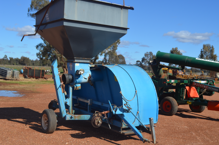 Ruston Grain Bag Loader | AuctionsPlus