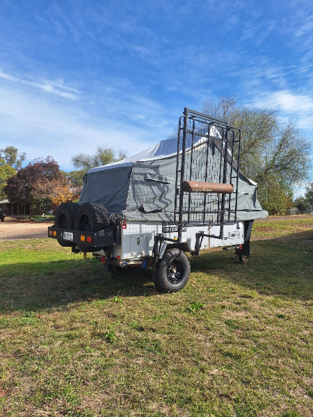 Lot 241 - 2015 Black Series Dominator Off Road Camper | AuctionsPlus