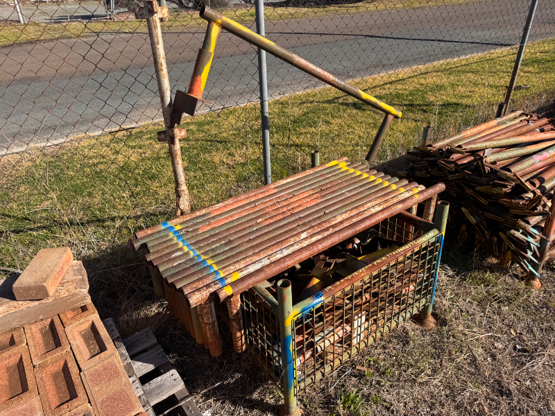 Lot 349 - Span deck Transom & Connectors. | AuctionsPlus