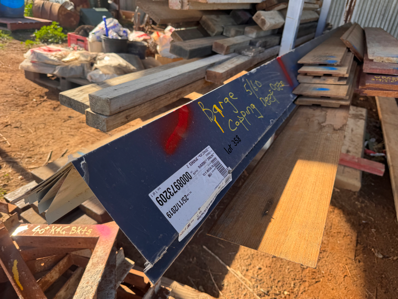 Lot 358 - Barge Capping. | AuctionsPlus