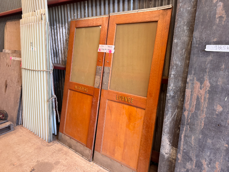 Lot 374 - Doors. | AuctionsPlus