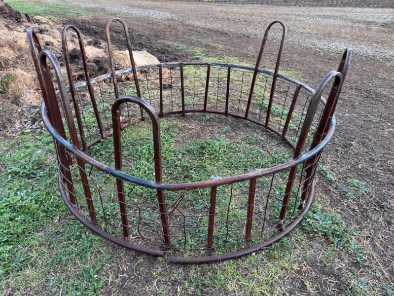 Lot 74 - Hay Ring | AuctionsPlus
