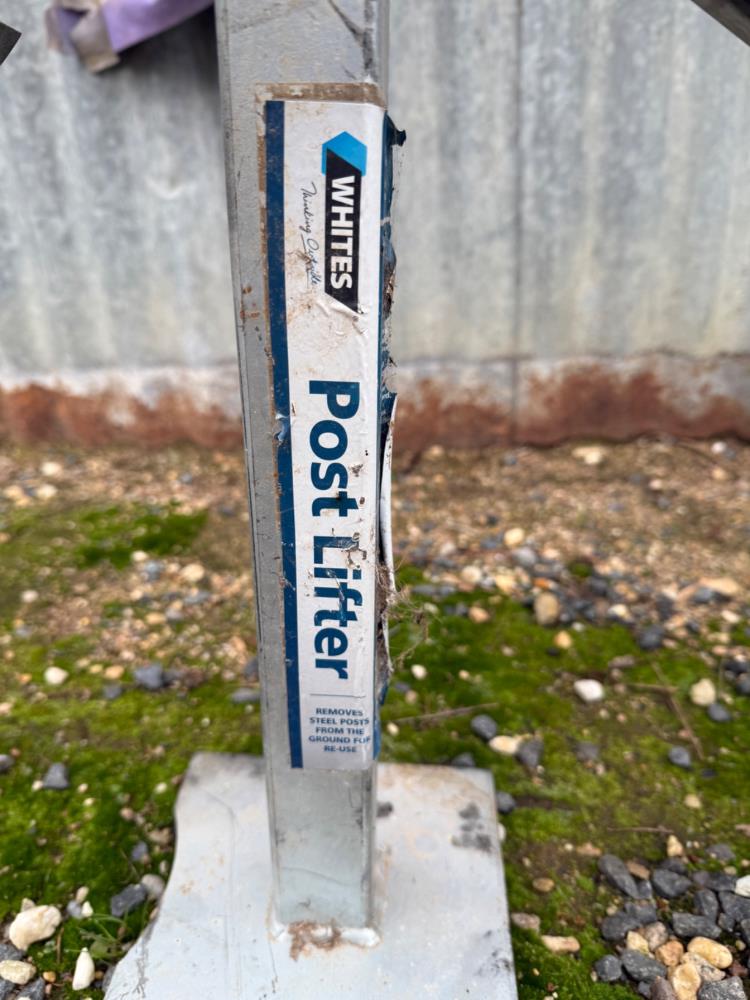 Lot 75 - Star post lifter | AuctionsPlus