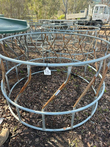 Lot 19 - Hay Ring | AuctionsPlus