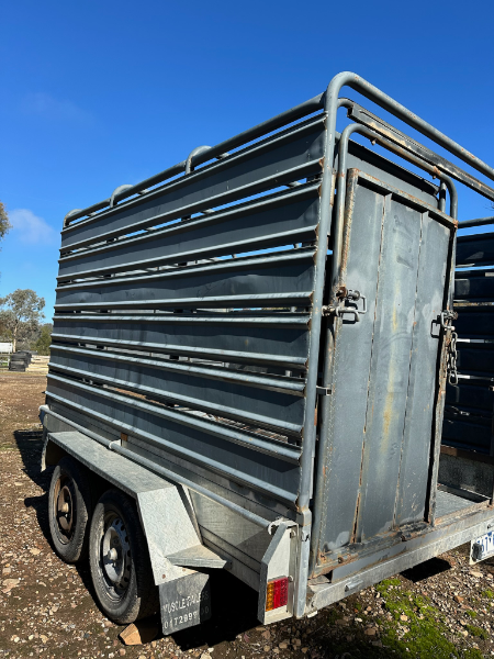 Lot 33 - 10ft x 6ft Stock Crate on Galvanised Trailer | AuctionsPlus