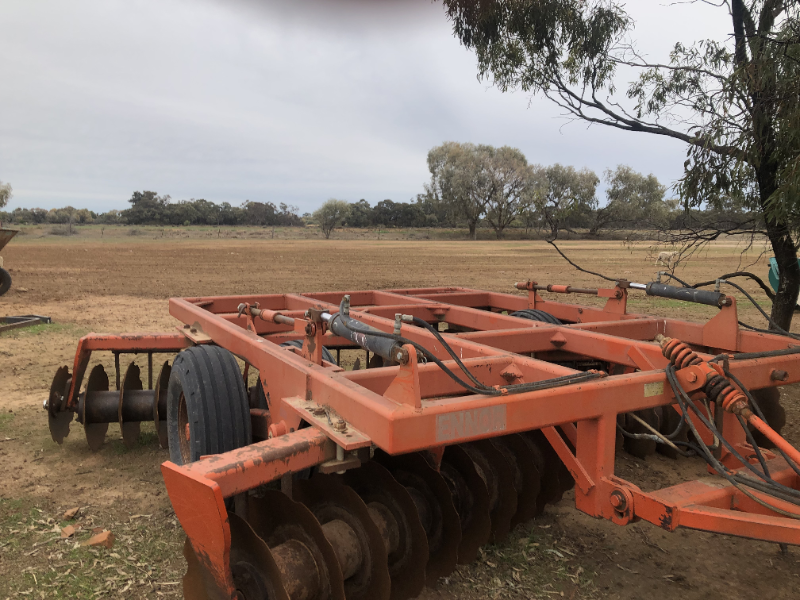 Lot 18 - Ennor 40 Disc Plough | AuctionsPlus